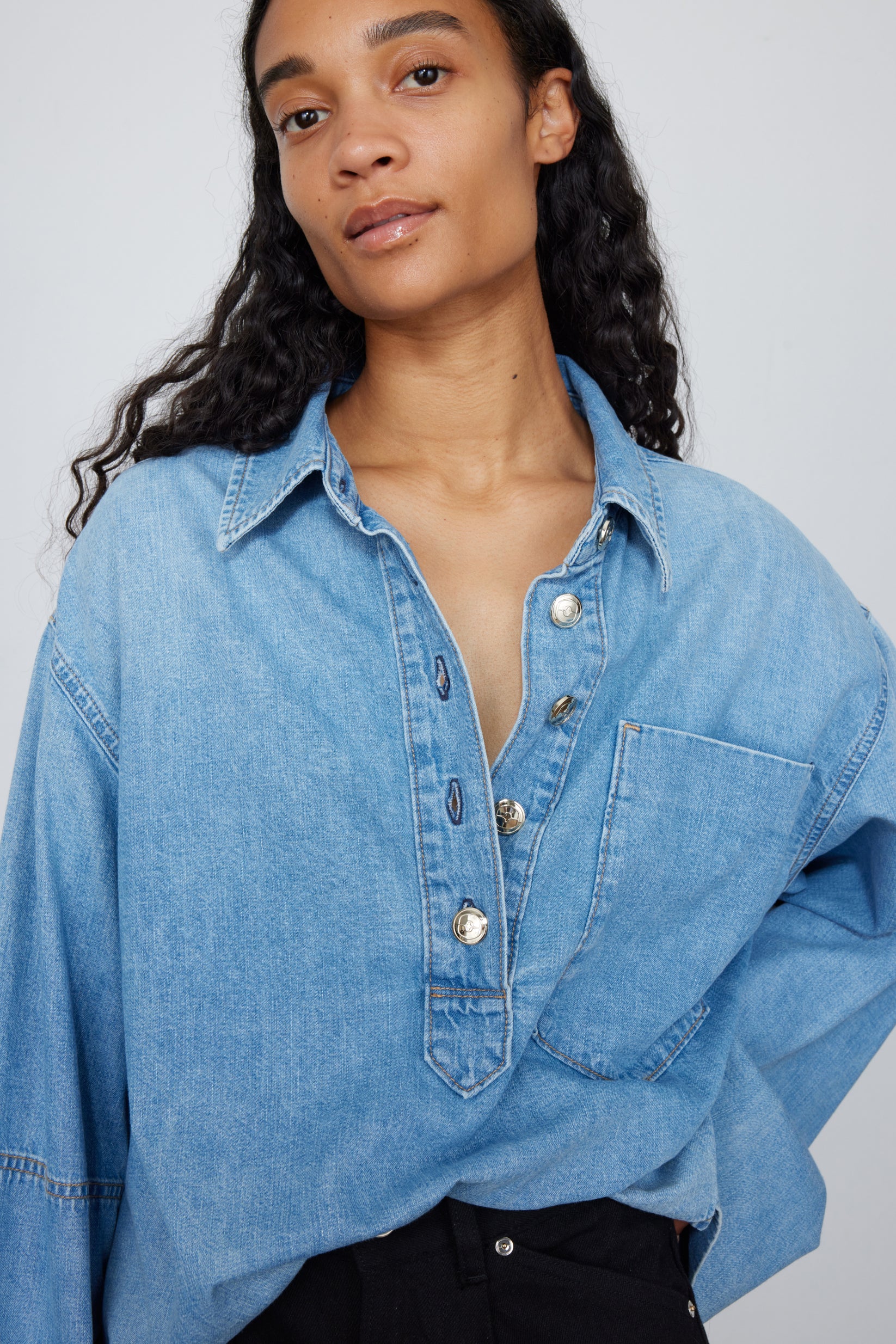 The Finlay Popover Shirt in Blue Denim – RÙADH